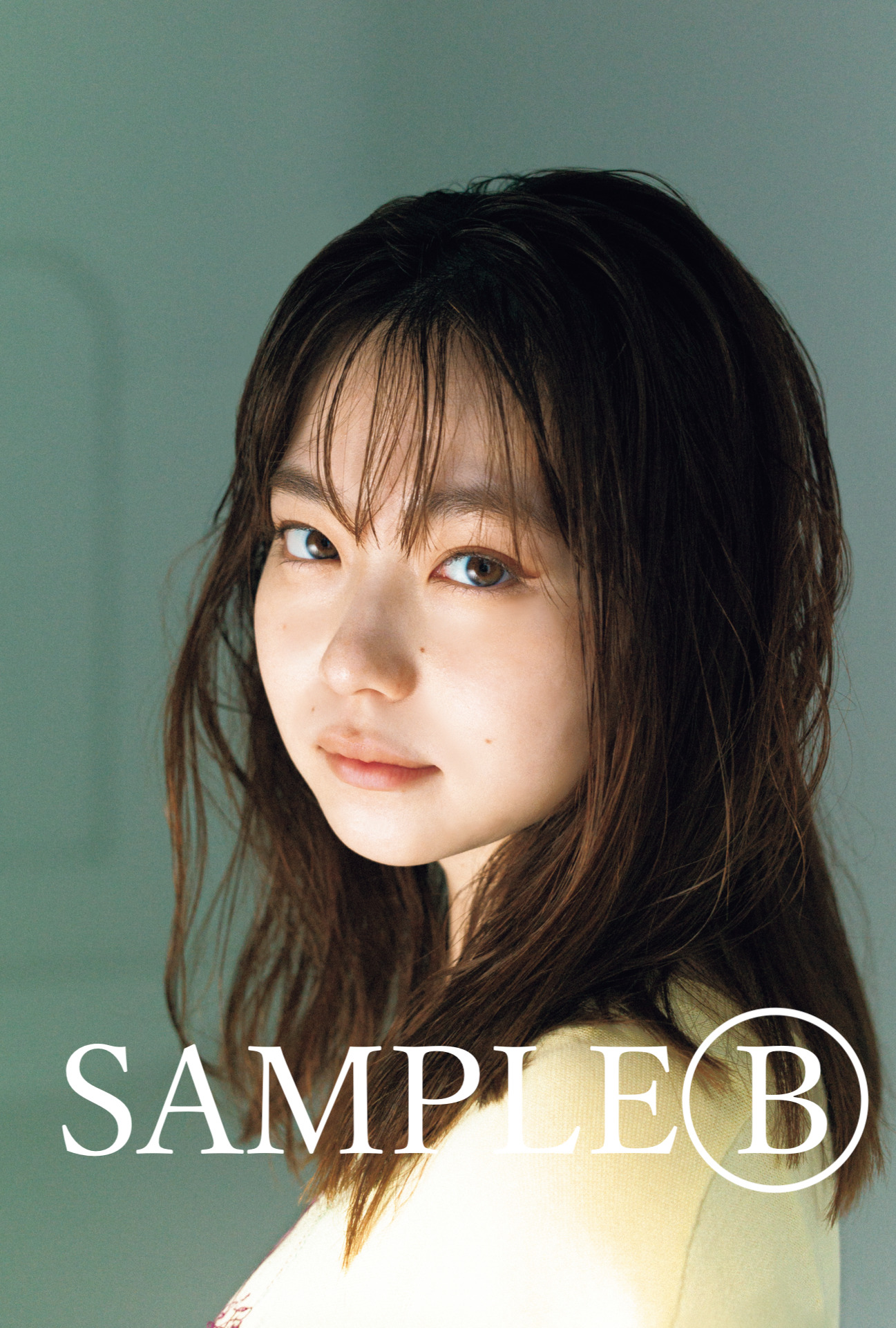 女優のSwitch。山田杏奈が表紙・巻頭を飾る「blt graph.vol.95」の表紙画像が解禁‼ | B.L.T.web