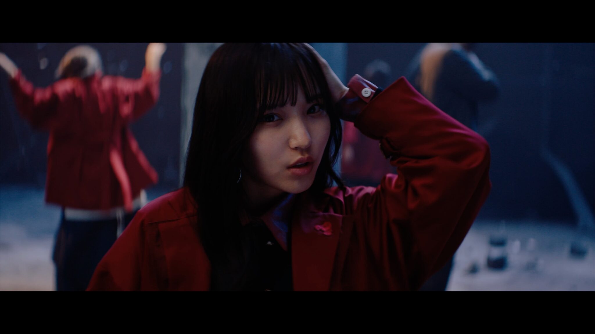 WHITE SCORPION 1st mini album「Caution」から舞台劇のような世界観で魅せる鋭い“眼差し”が切り取られた！ リード楽曲「動く唇」ミュージックビデオが公開 ...